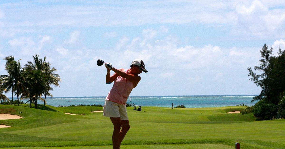 Golfbanen hebben negatief imago op sociale media