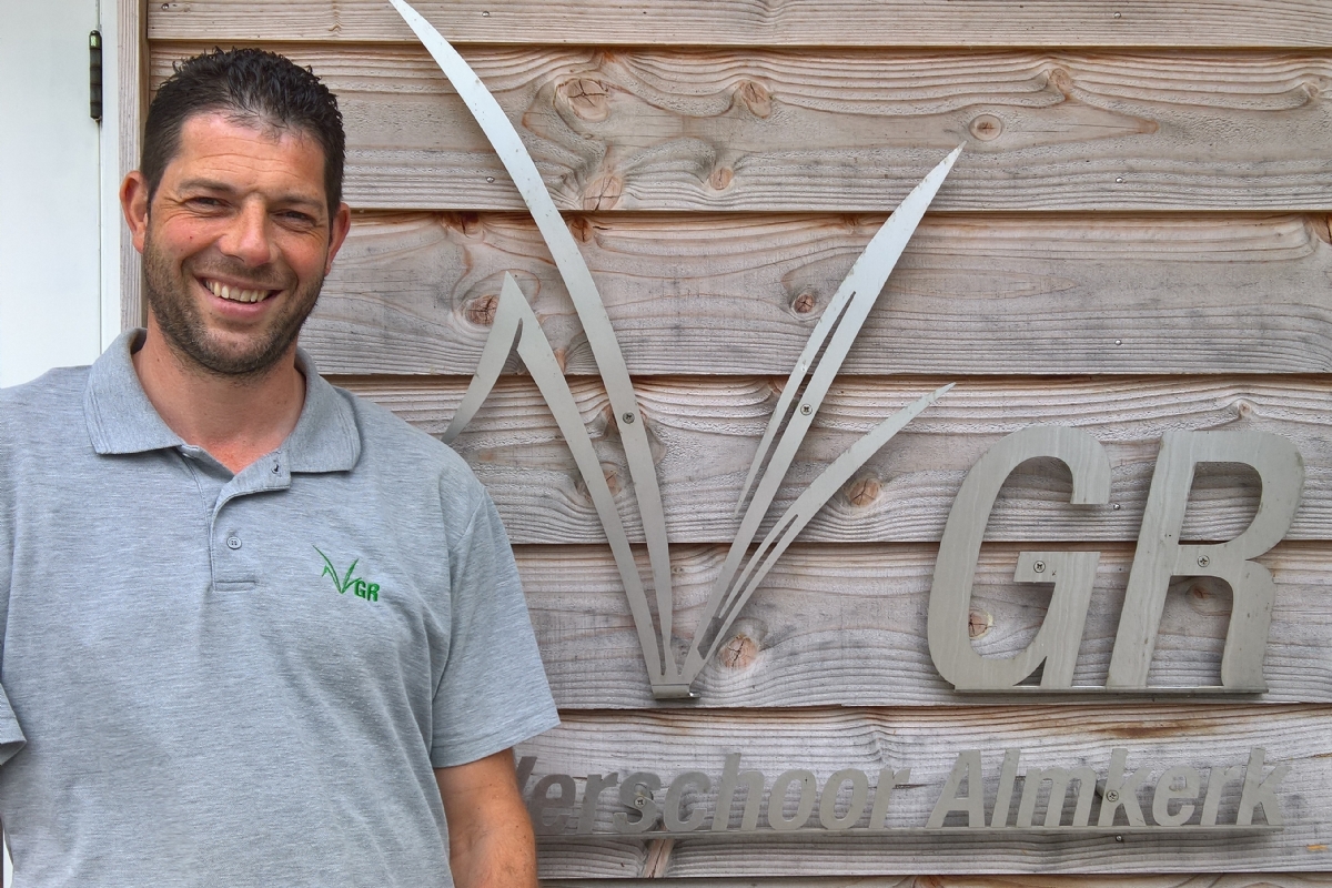 Arwin Verschoor trekt zijn overall weer aan